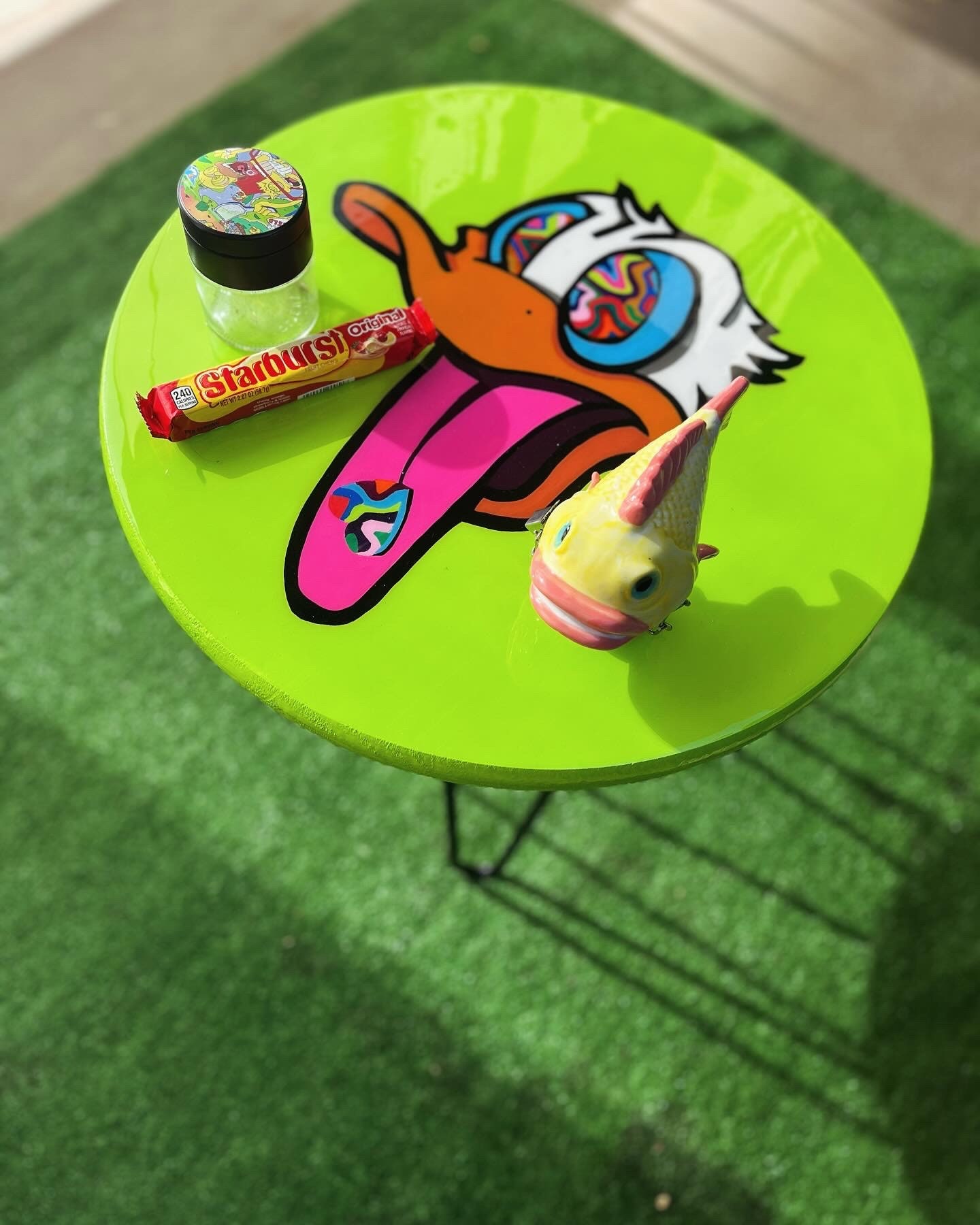 Trippy Donald Table - Etsy