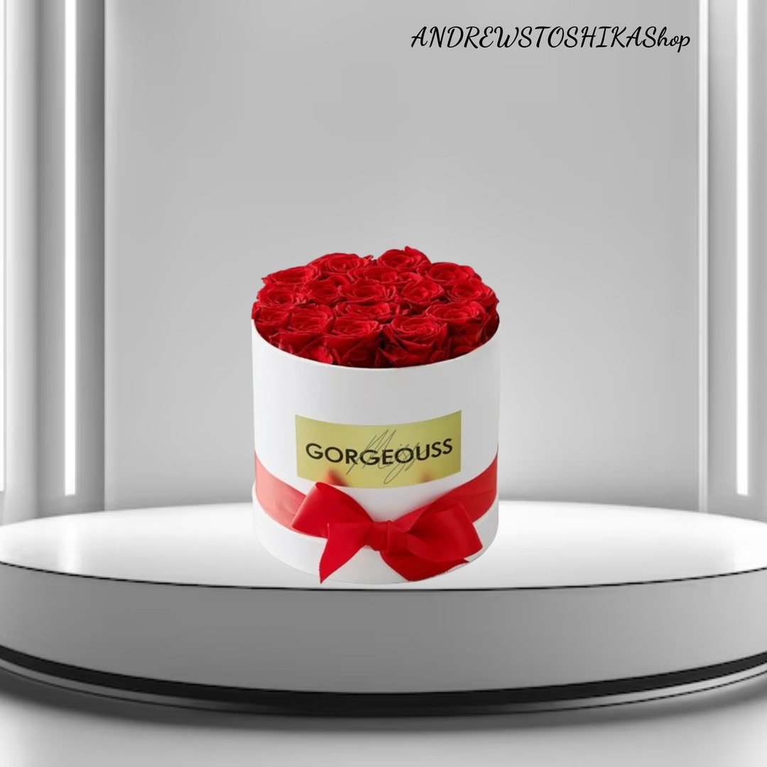 15 Pieces of Real Red Roses in a Round Cardboard Box as a Valentine's ...