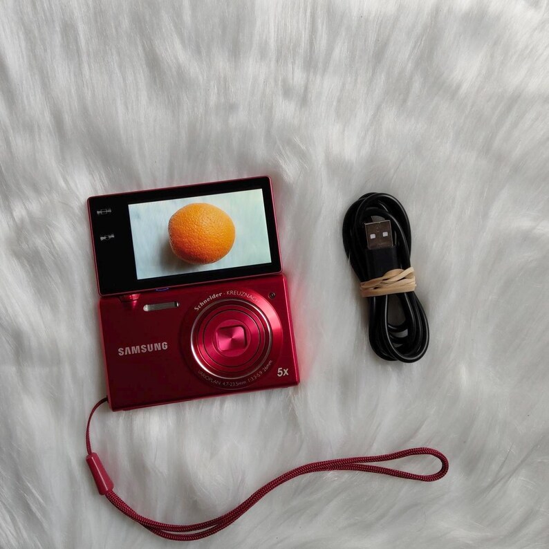 Samsung MV800 Digital Camera - Rare in Cheery Red & Filp Touch Screen ...