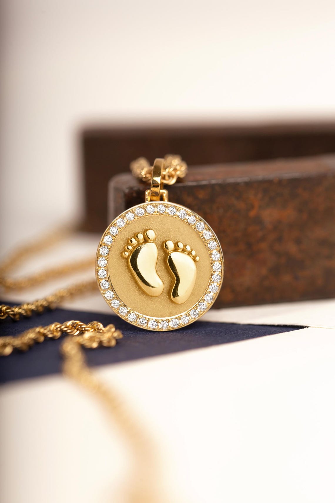 14K Gold Diamond Baby Feet Pendant Necklace, Parents Gift - Etsy