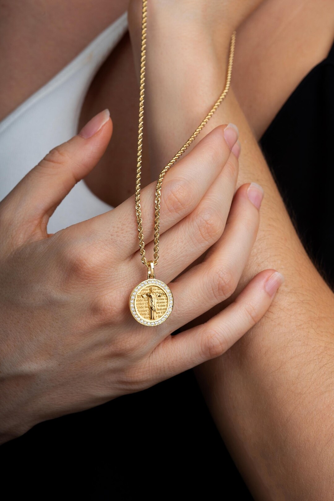 14K Gold Diamond Christ Redeemer Necklace: Rio De Janeiro Pendant - Etsy