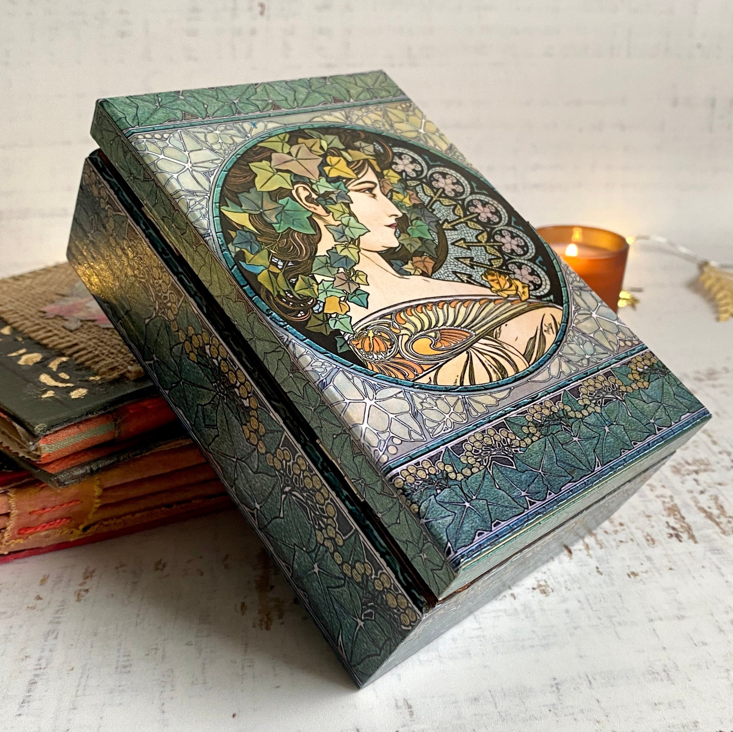 Alphonse Mucha Tarot Box Emerald Green, Tarot Card Box, Tarot Storage ...