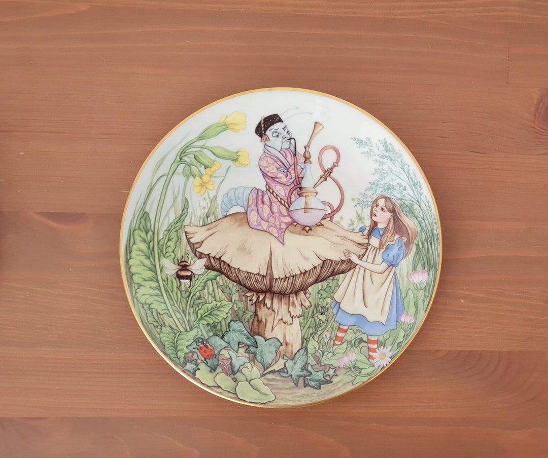 Alice in Wonderland Collectible Plate, Alice and the Caterpillar, Plate ...