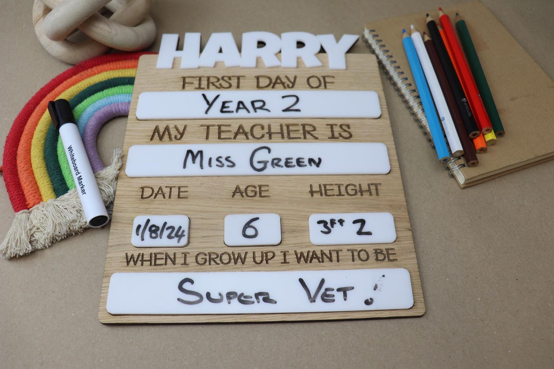 Personalized School Sign: Oak Veneer First Day Photo Prop - Etsy UK