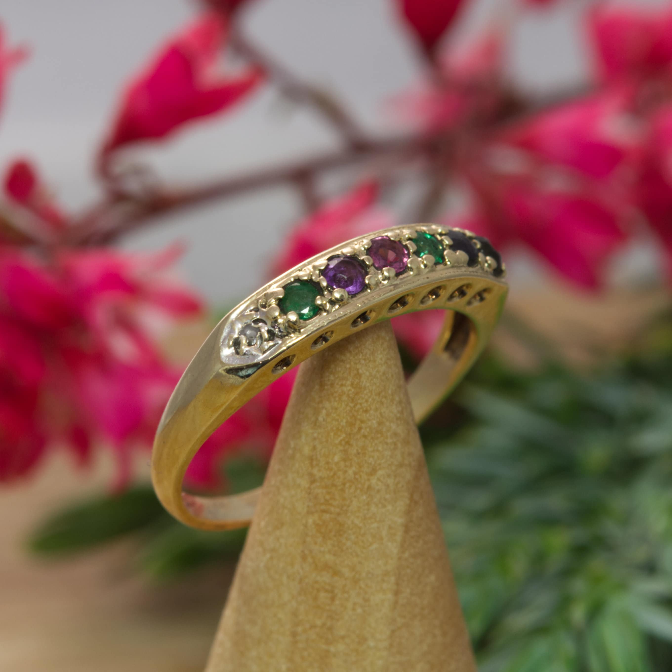 Vintage 1992 Victorian Style 9ct Gold Acrostic DEAREST Ring UK Size I i ...