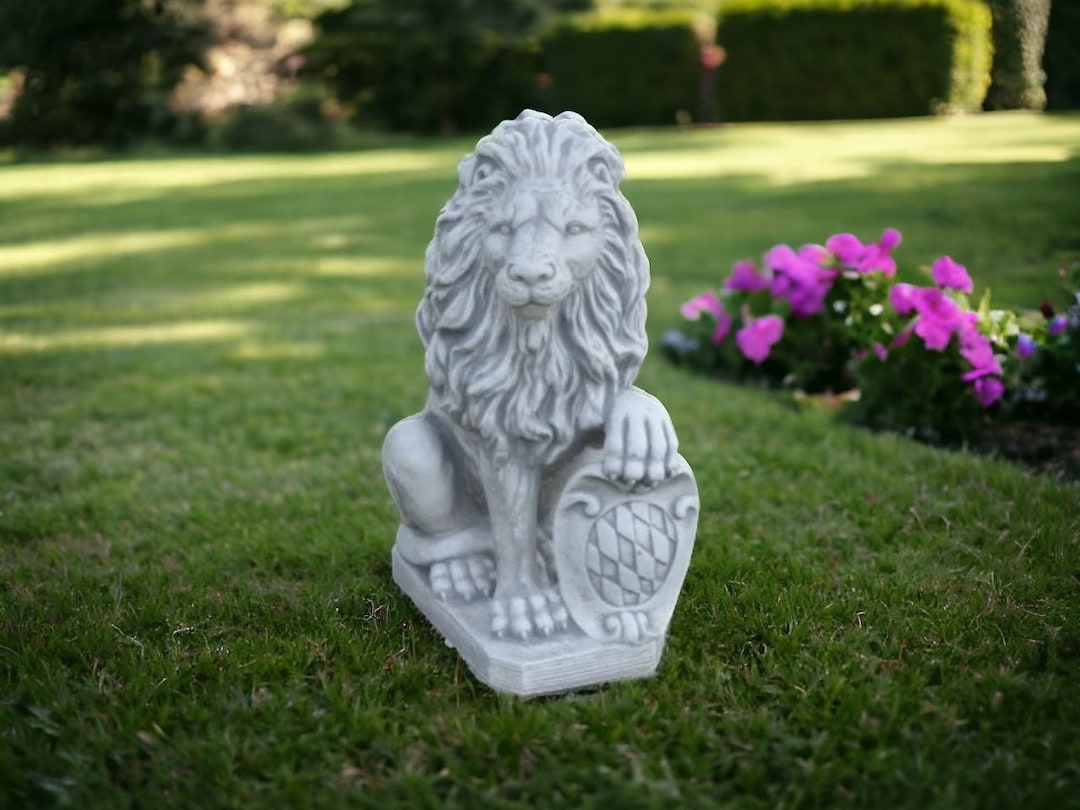 Resin Lion on Base Figurine Front Door Wild Lion Figure Sitting Lion ...