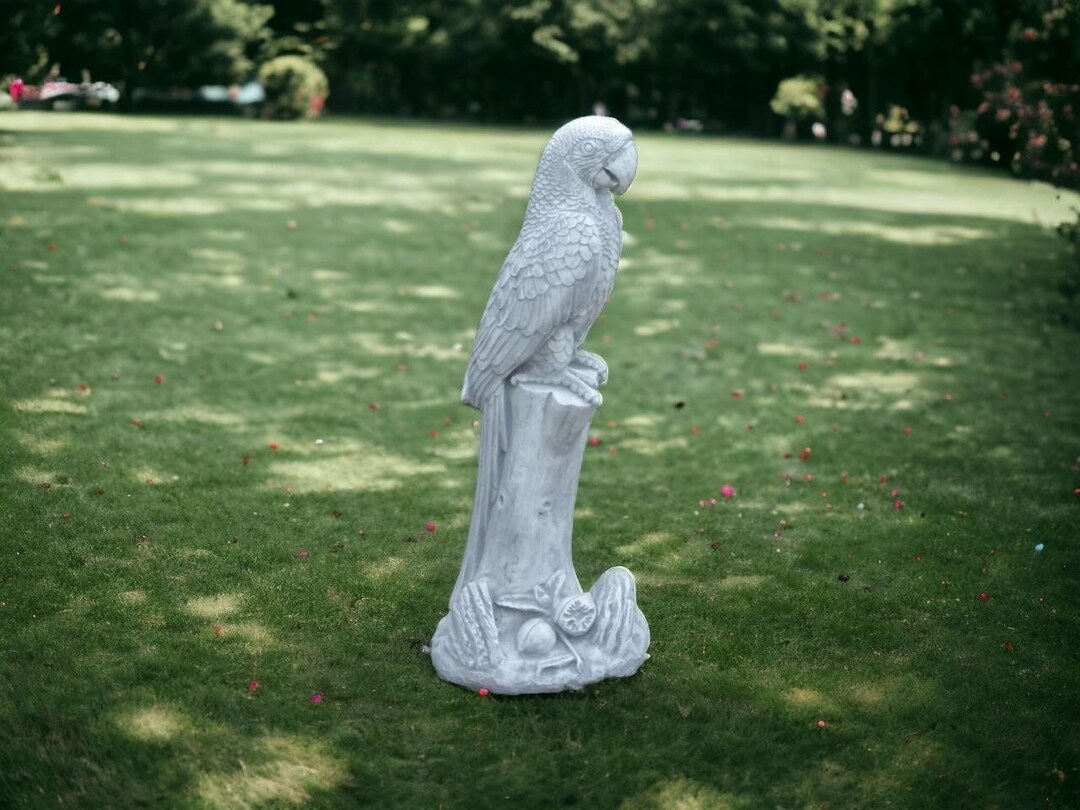 Plastic Parrot on Stump Figure Jungle Parrot on Tree Sculpture Handmade ...