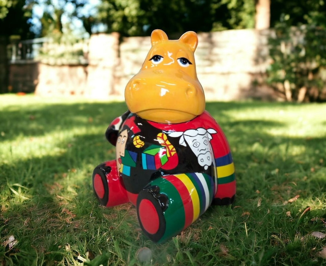 Hand Painted Hippo Statue Plastic Garden Hippo Figure Outdoor Backyard ...
