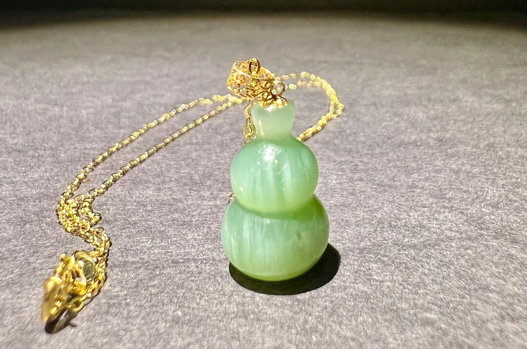 Certified Natural Siberian Green Nephrite, Chatoyant Apple Green ...