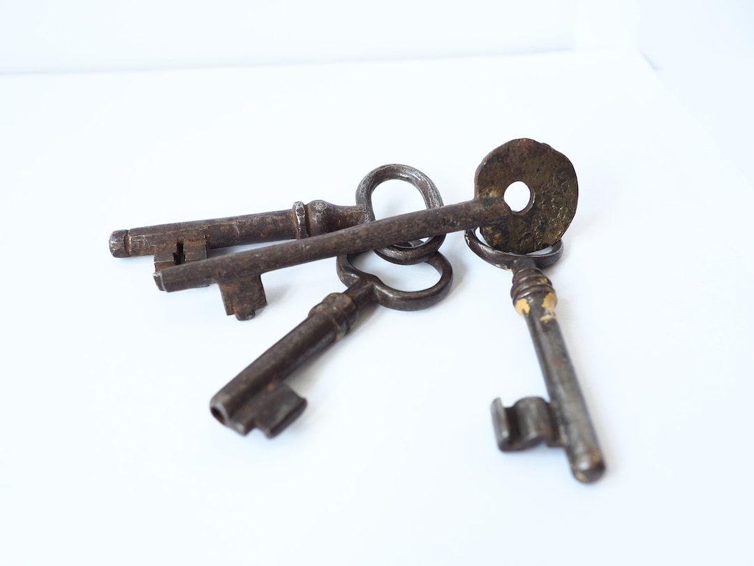 Antique Collectible Keys - Etsy