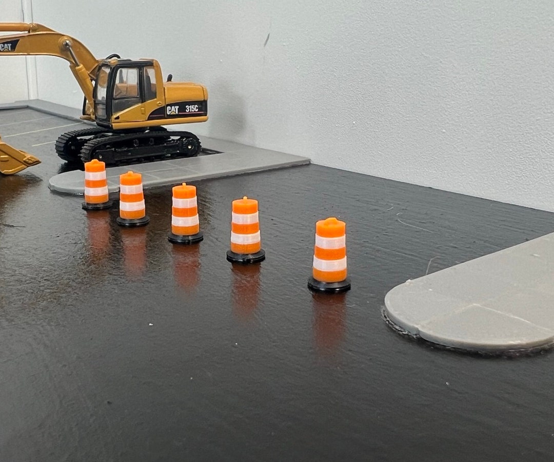 HO Scale Traffic Barrel for Construction Site in Color in Set of 6. - Etsy