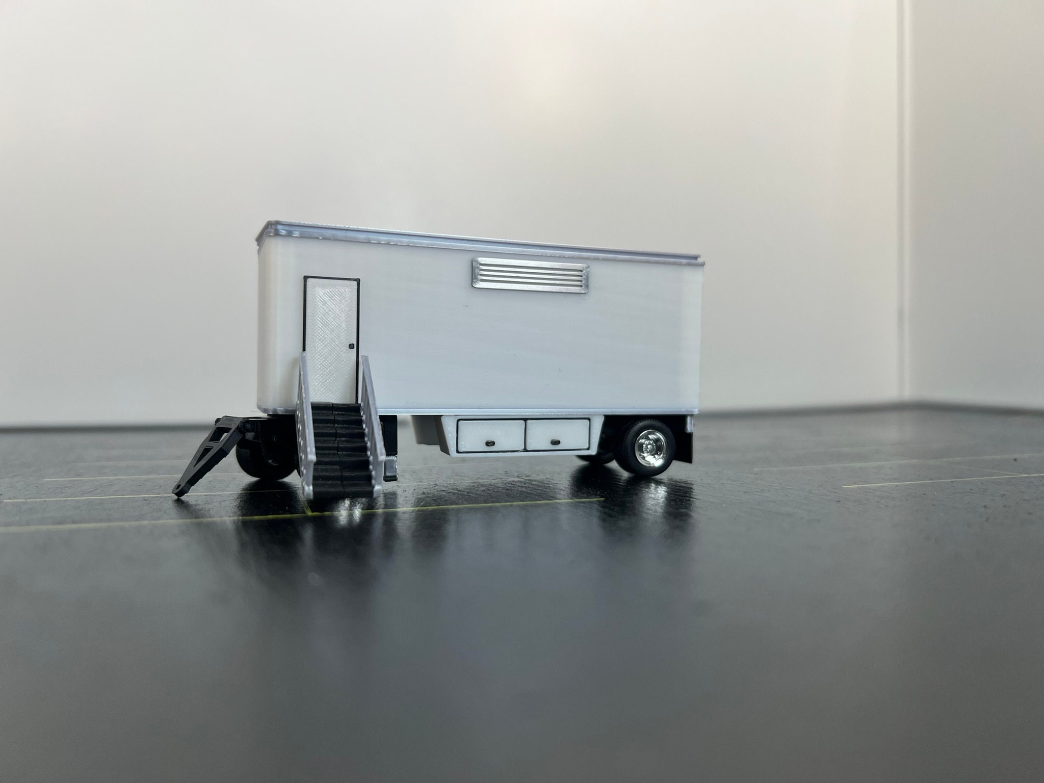 Ho Scale PUP Trailer Office/generator for Model Trains Carnival. - Etsy