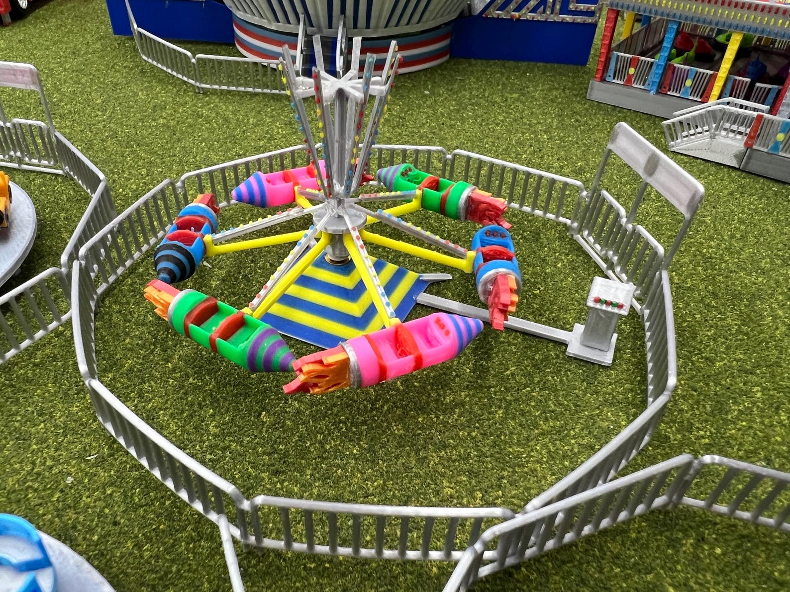 HO Scale Kiddie Rocket Ride Kit: Model Train Carnival Diorama 1/87 - Etsy