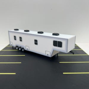 HO Scale 5th Wheel Bunkhouse Trailer Kit in Color. 1/87 Jobsite Living ...