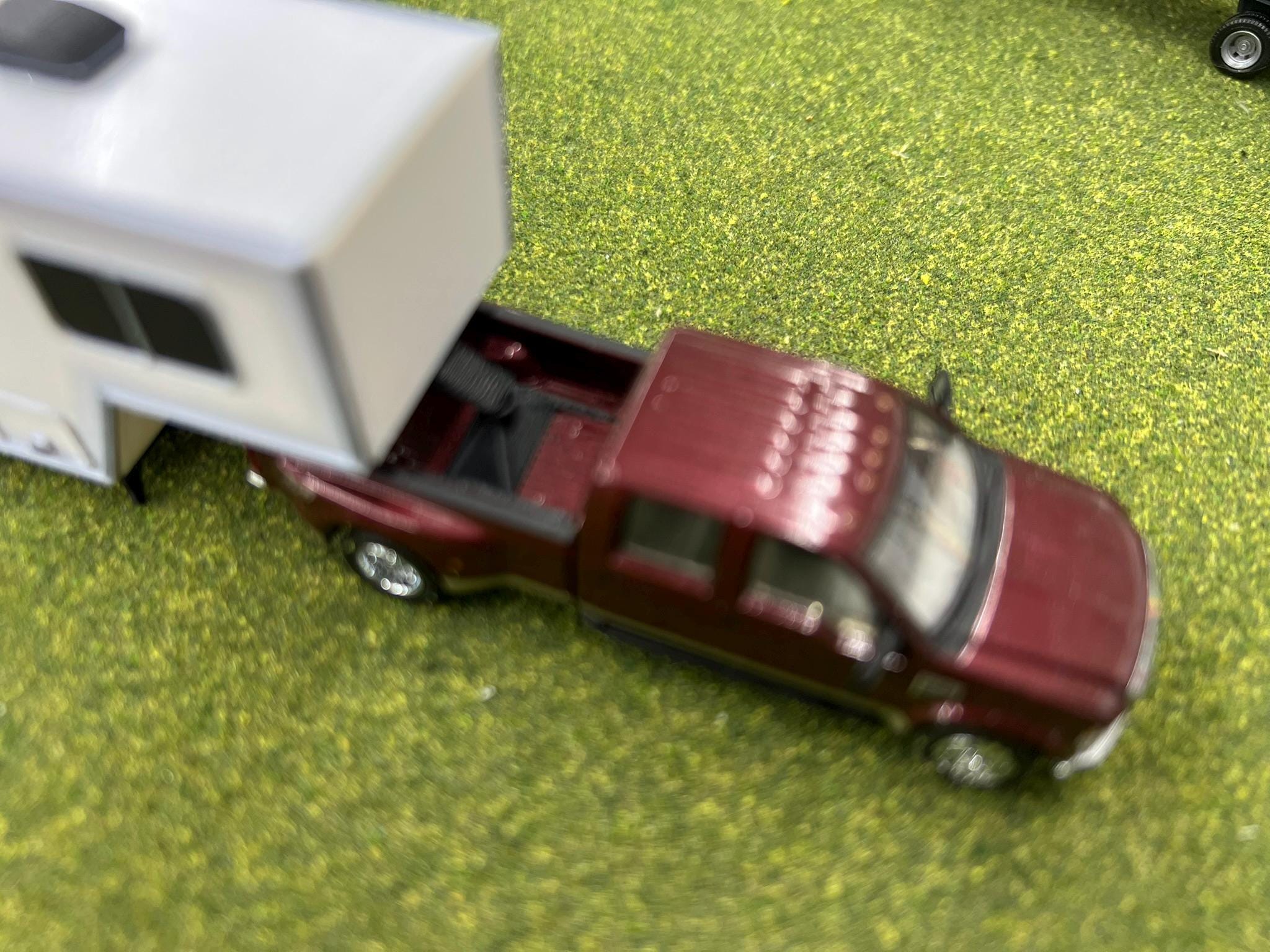 HO Scale 5th Wheel Bunkhouse Trailer Kit in Color. 1/87 Jobsite Living ...