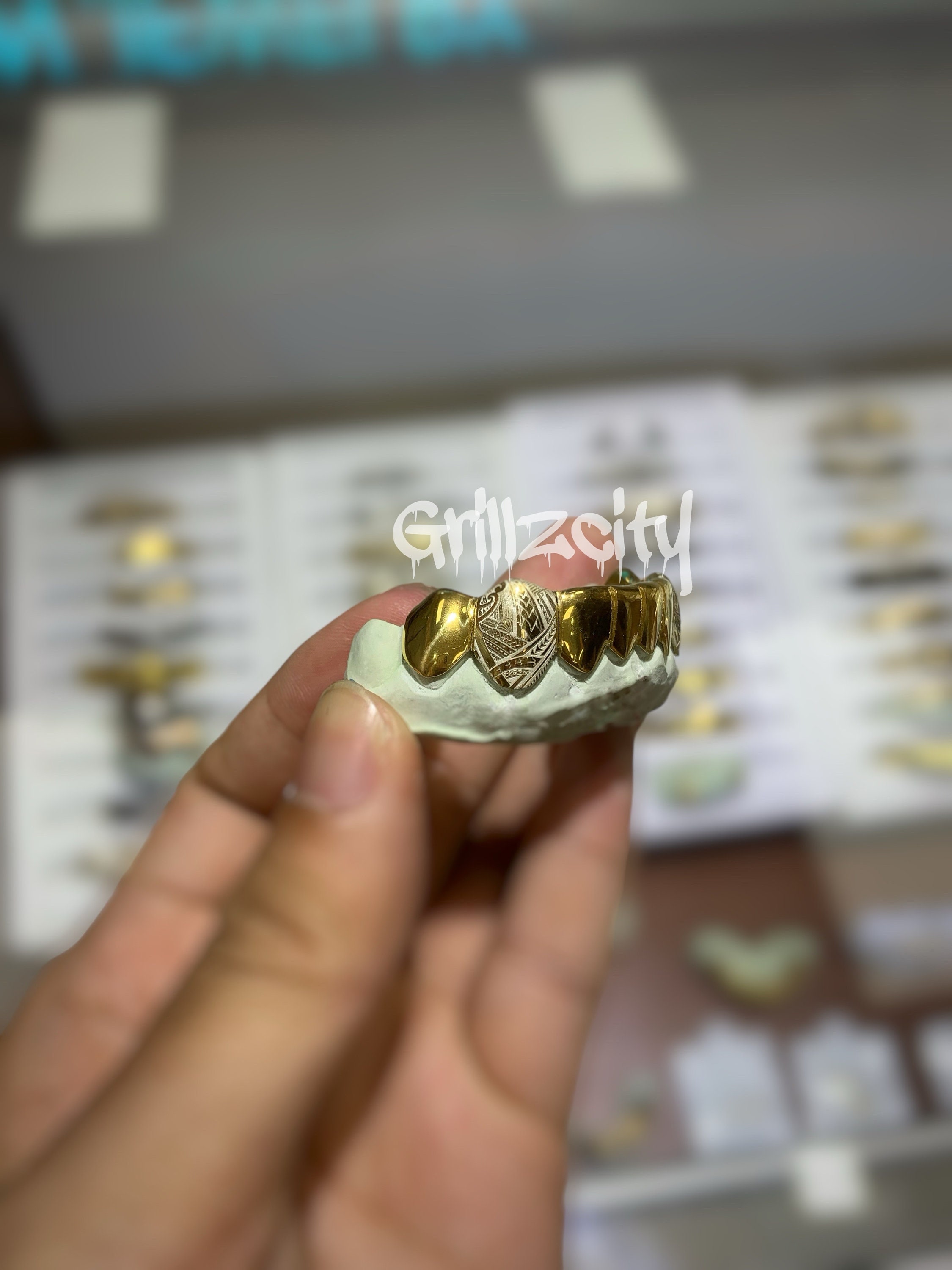 Custom Gold Fit Grillz / 925 Siver Polynesian on 2 Fangs Custom Grillz ...