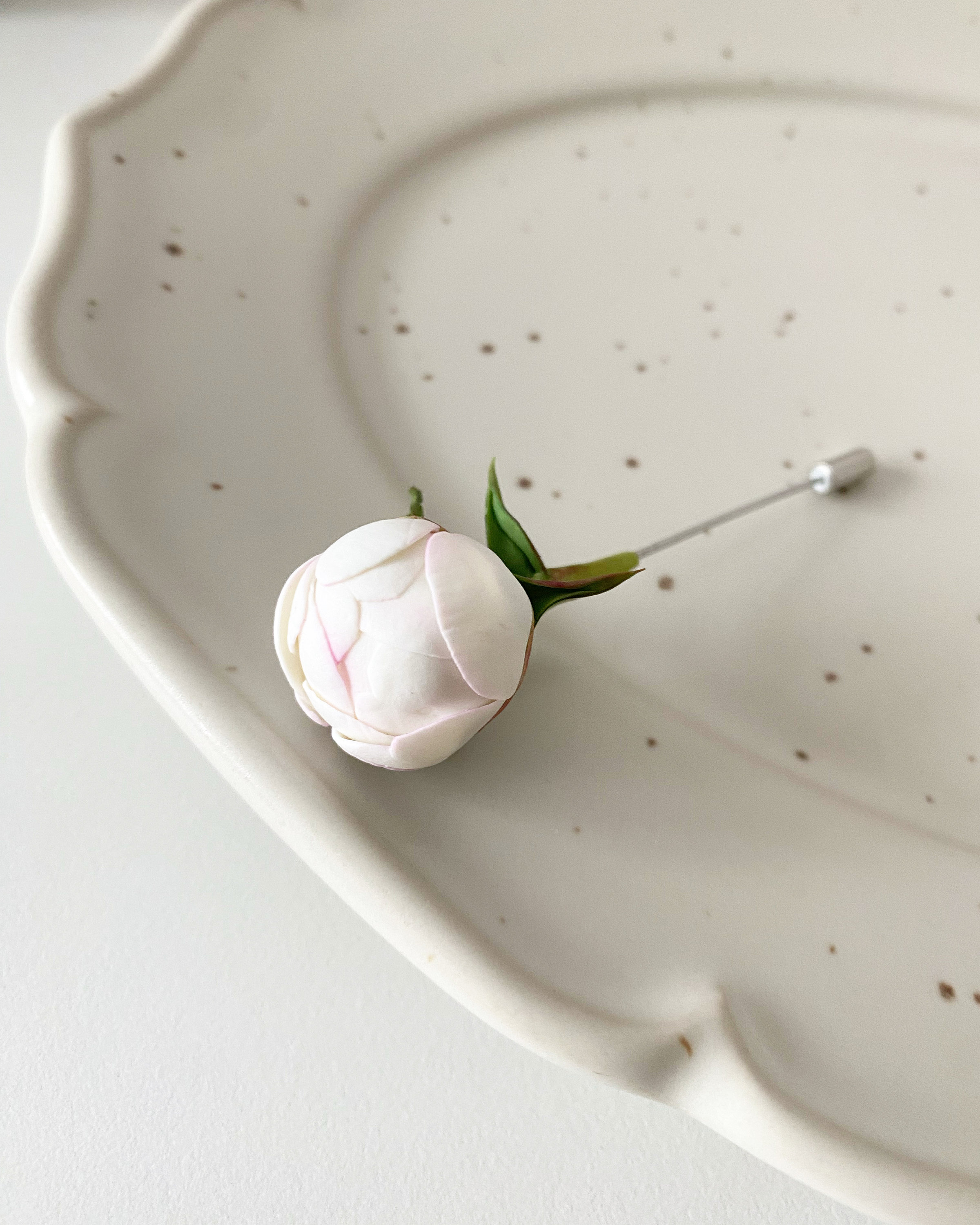 Peony Lapel Pin White Flower Lapel Pin Bud Peony Needle Brooch Wedding ...