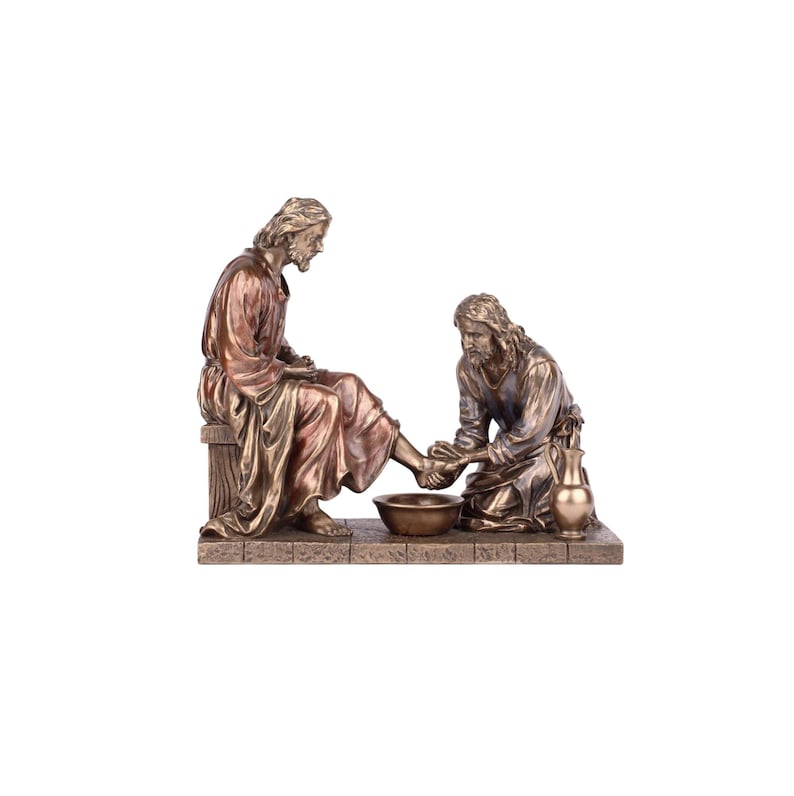 Jesus Washing His Disciples' Feet Statue - Symbol of Humility Figure ...