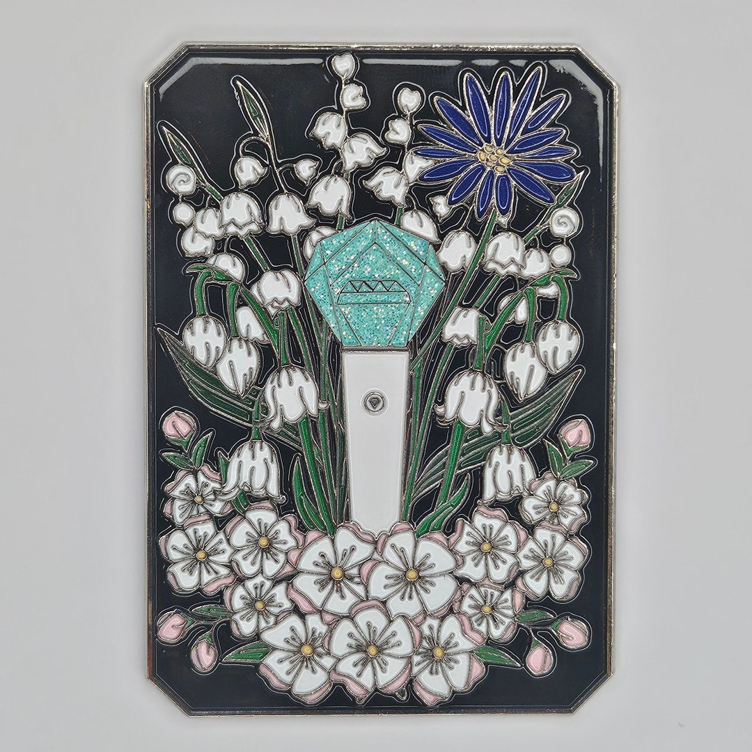 Shinee Kpop Inspired Birth Flower Enamel Pin - Etsy