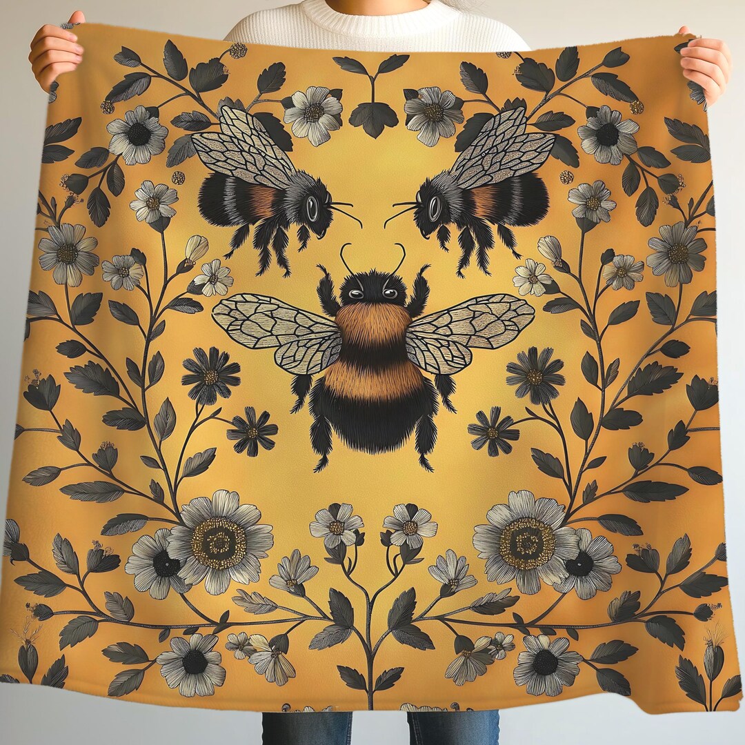 Dark Moody Floral Bee Plush Throw Blanket, Cozy Bee Decor for Home ...