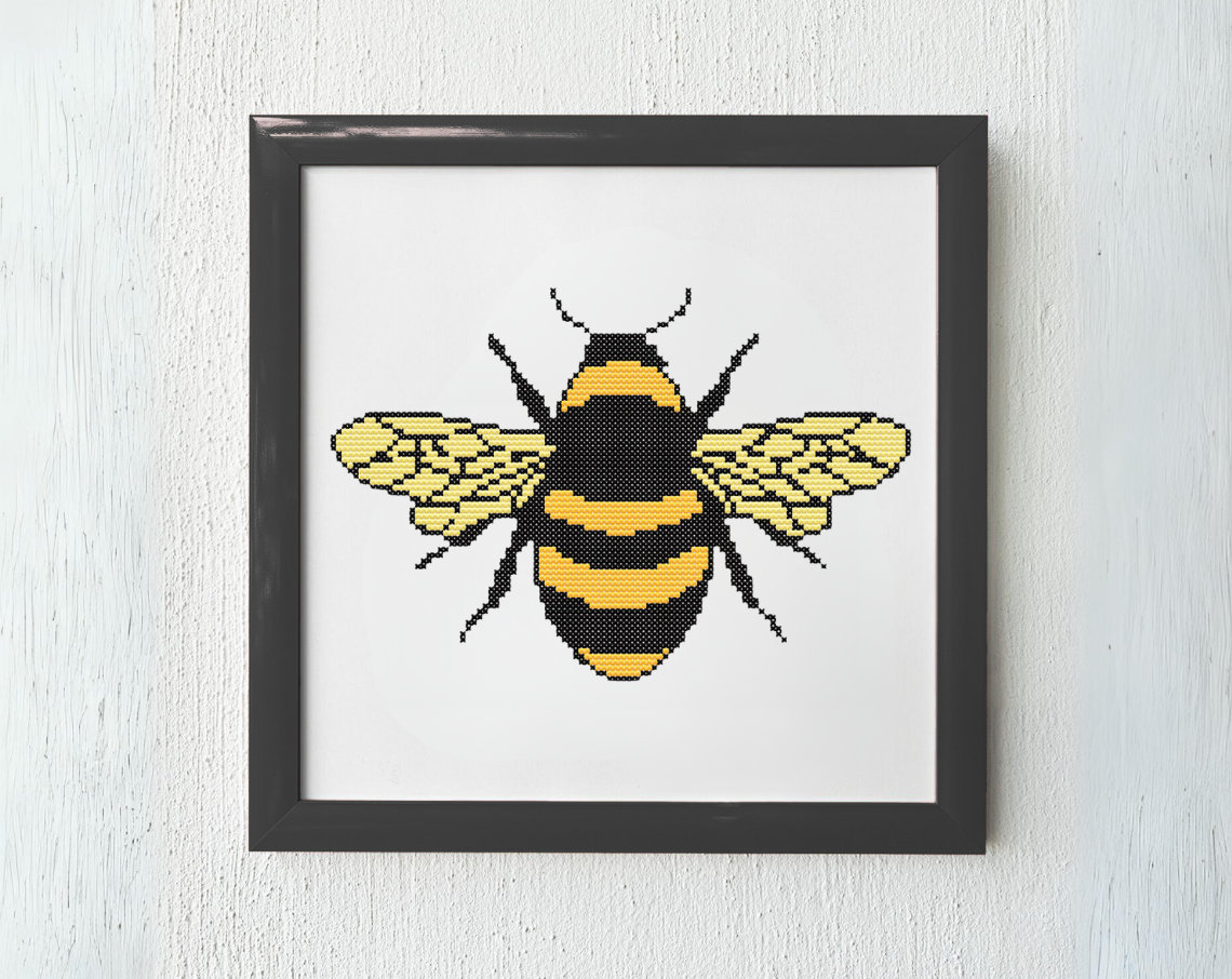 Flying Bumble Bee Cross Stitch Pattern Flying Bumble Bee With Flowers ...