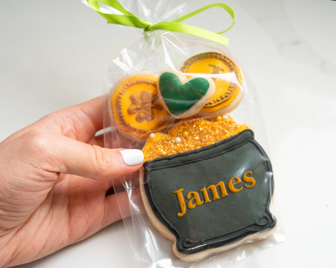 Personalized Cookie for St Patricks Day, Pot of Gold Cookie With Lucky ...