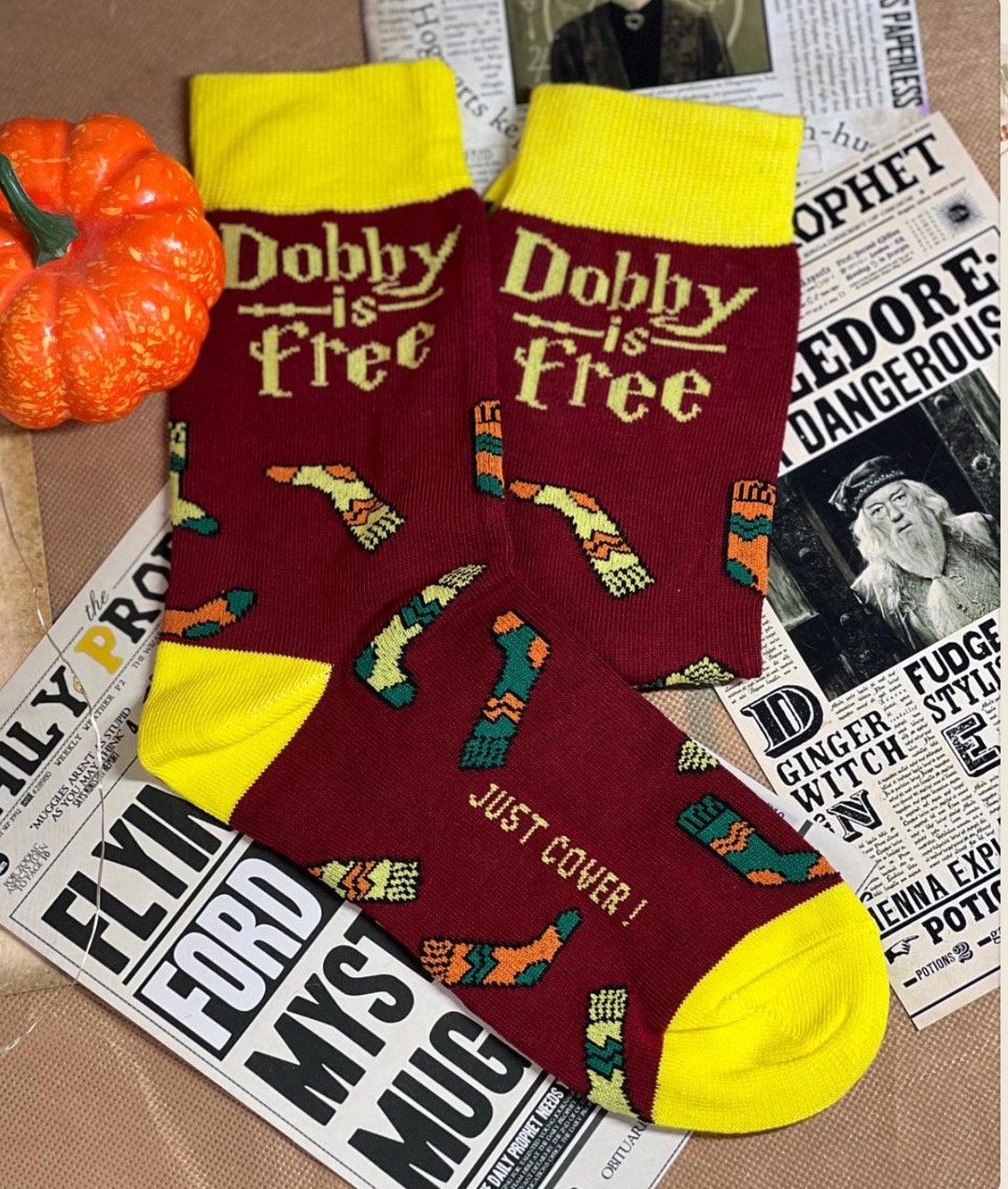 Dobby is Free/ Socks /snitch/ Harry Potter Socks / - Etsy