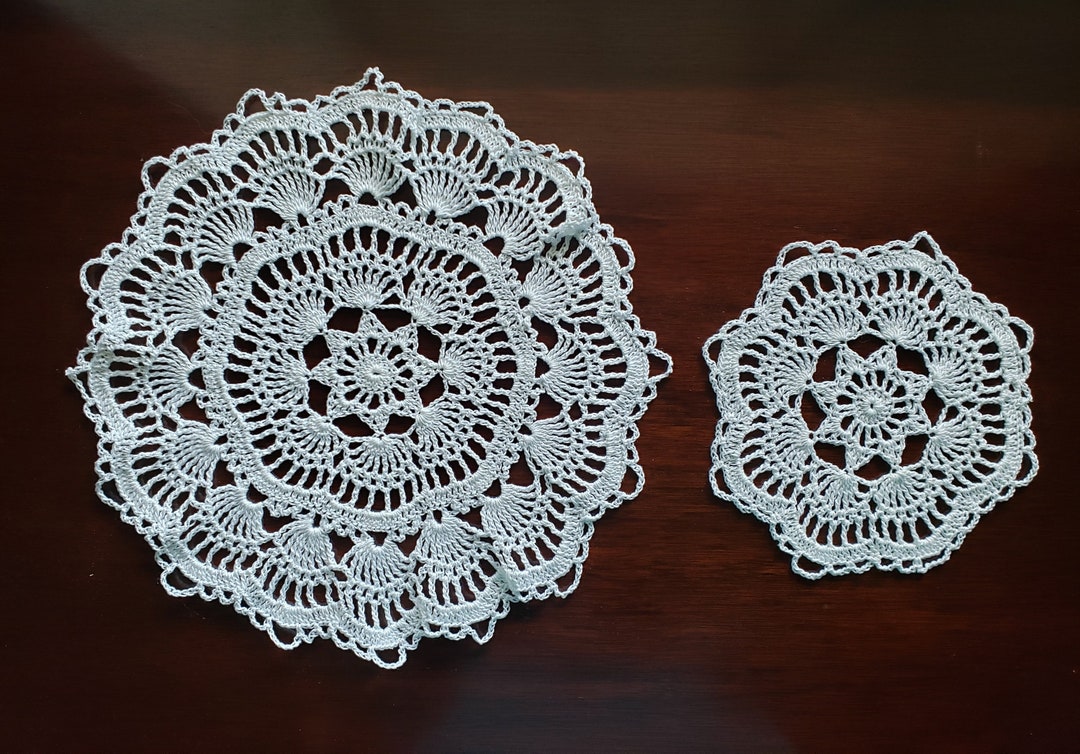 Set of 4, Round White Fan Pattern Doilies, 11” + 6.5” - Etsy