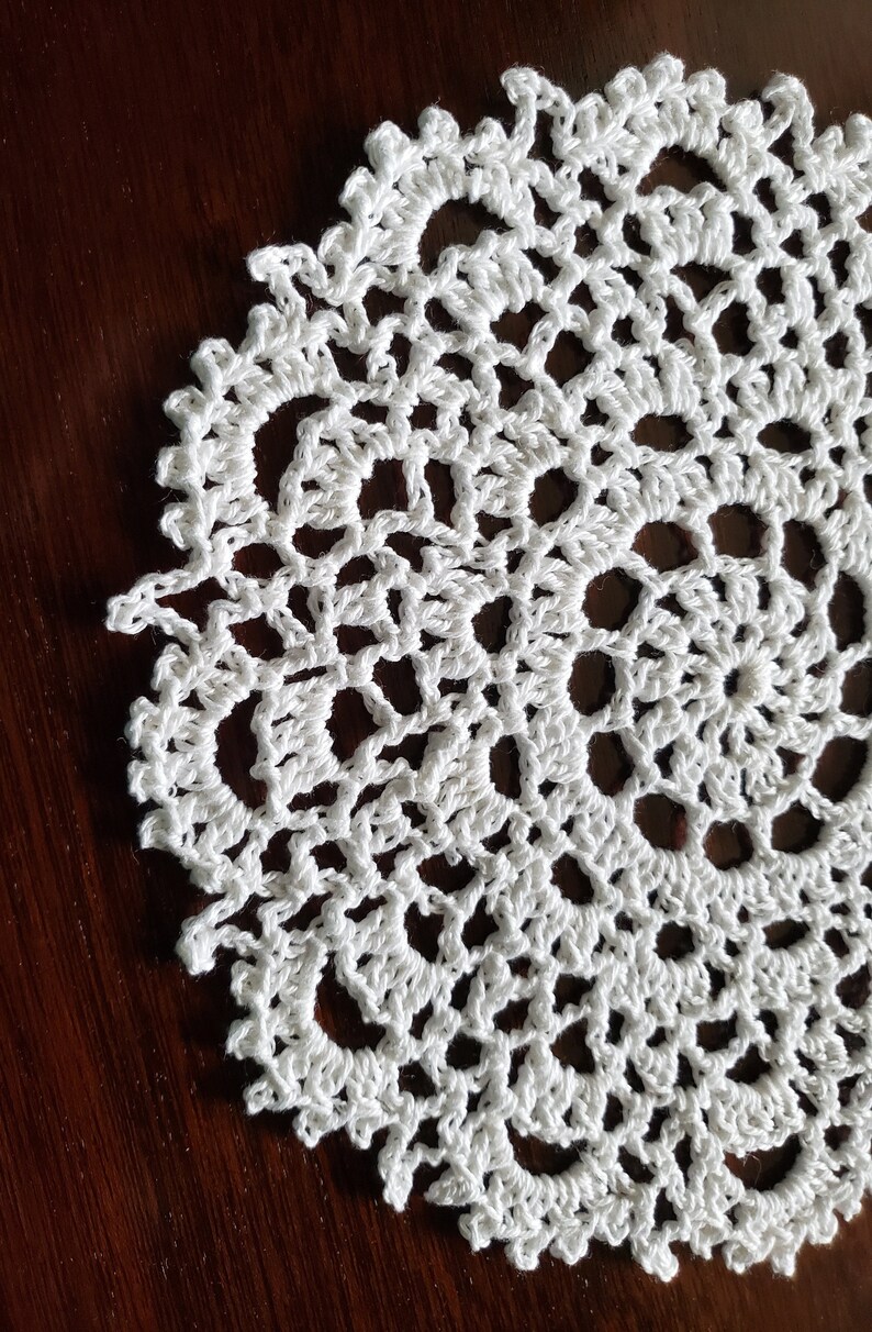Round White, Crowns and Points Edge, Crocheted Doily 6” - Etsy