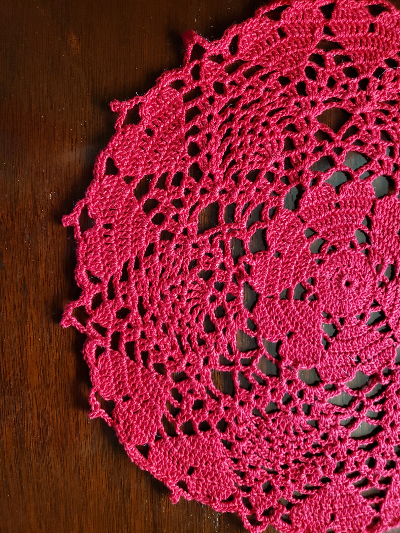 Round Crocheted Heart Motif Doily in Red, Pink or White With Pink - Etsy