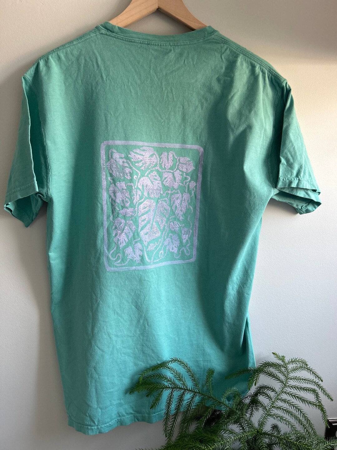 MONSTERA DELICIOSA Graphic Block Print Pocket Tee Linocut Plant Design ...
