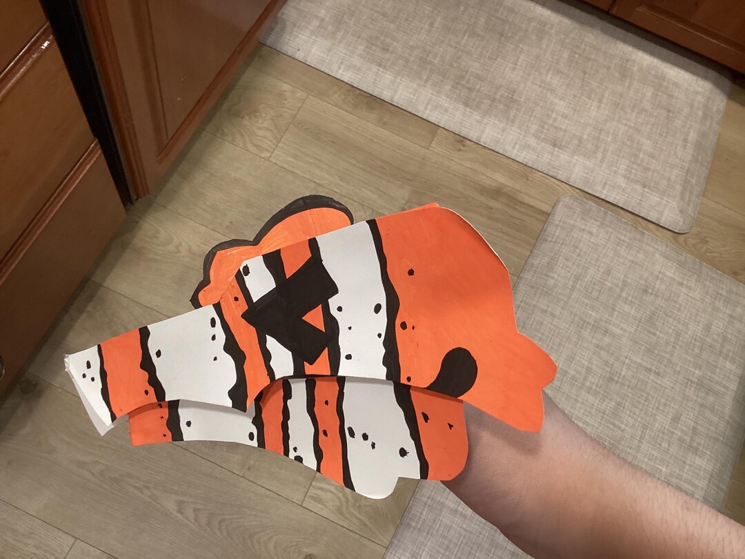Clownfish Paper Dragon Puppet - Etsy