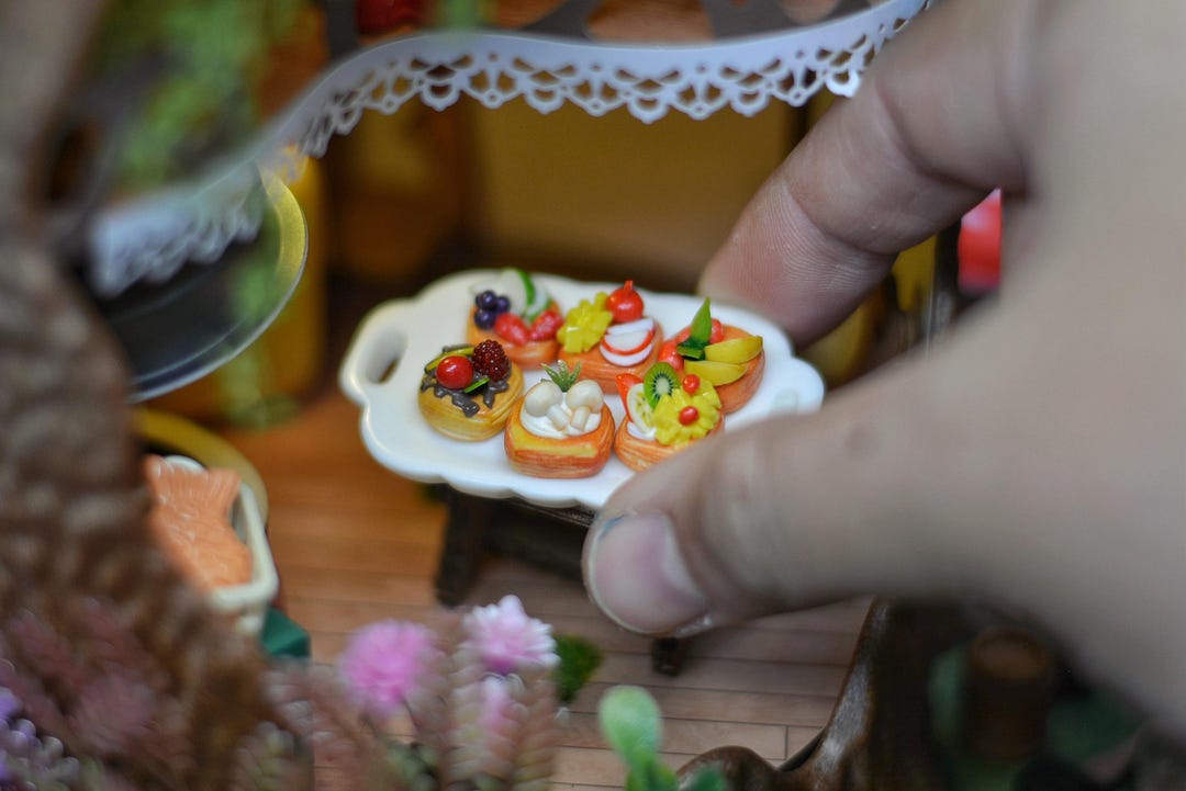 Miniature Fruit Danish, Tiny Clay Pastry, Dollhouse Bakery Food ...