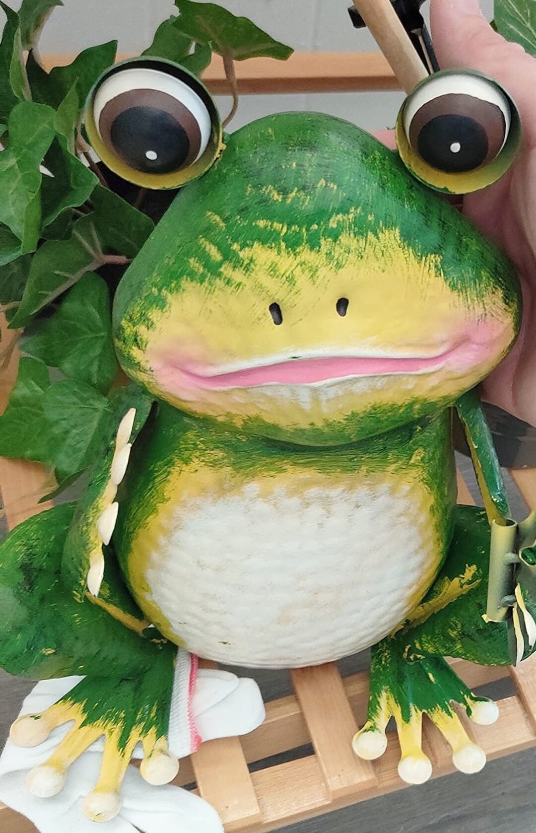 Metal Frog Yard Art Sculpture Garden Frog Statue Charming Outdoor Decor ...