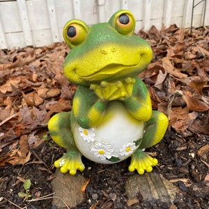 Cute Frog Decor Outdoor Statue Fairy Garden Decor Figurine Frogs ...