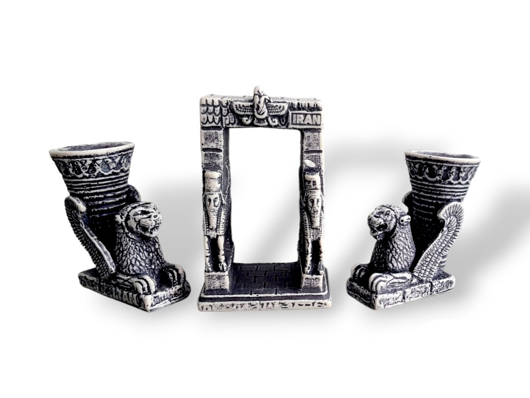The Great Persian Persepolis Nations Gate + Two Riton With Head of Lion ...