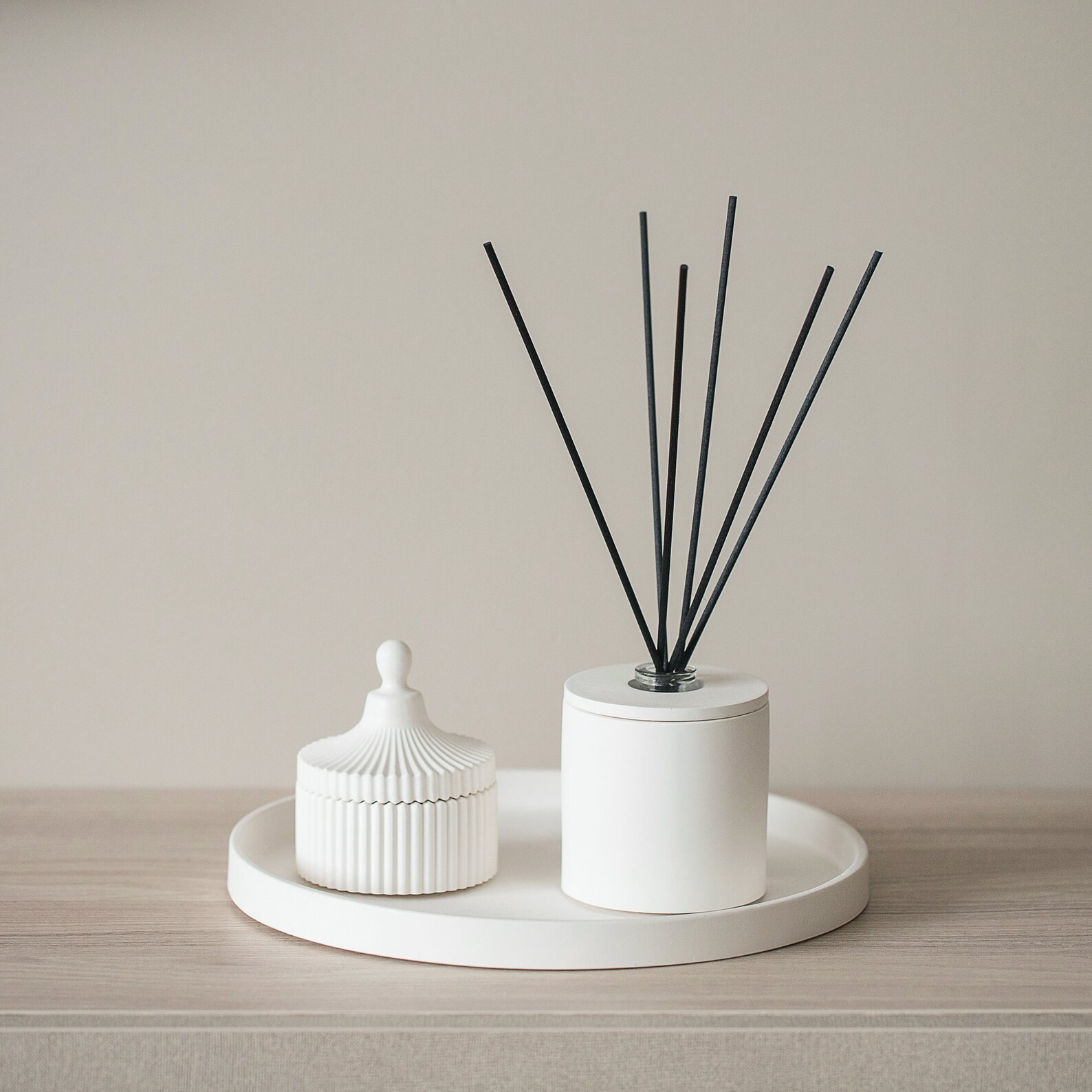 Luxury Home Fragrance Gift Set Candle, Large Round Tray and Gypsum ...