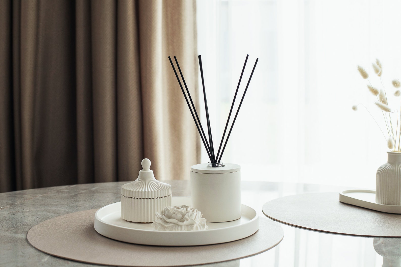 Luxury Home Fragrance Gift Set - Reed Diffuser Candle Large Round Tray ...