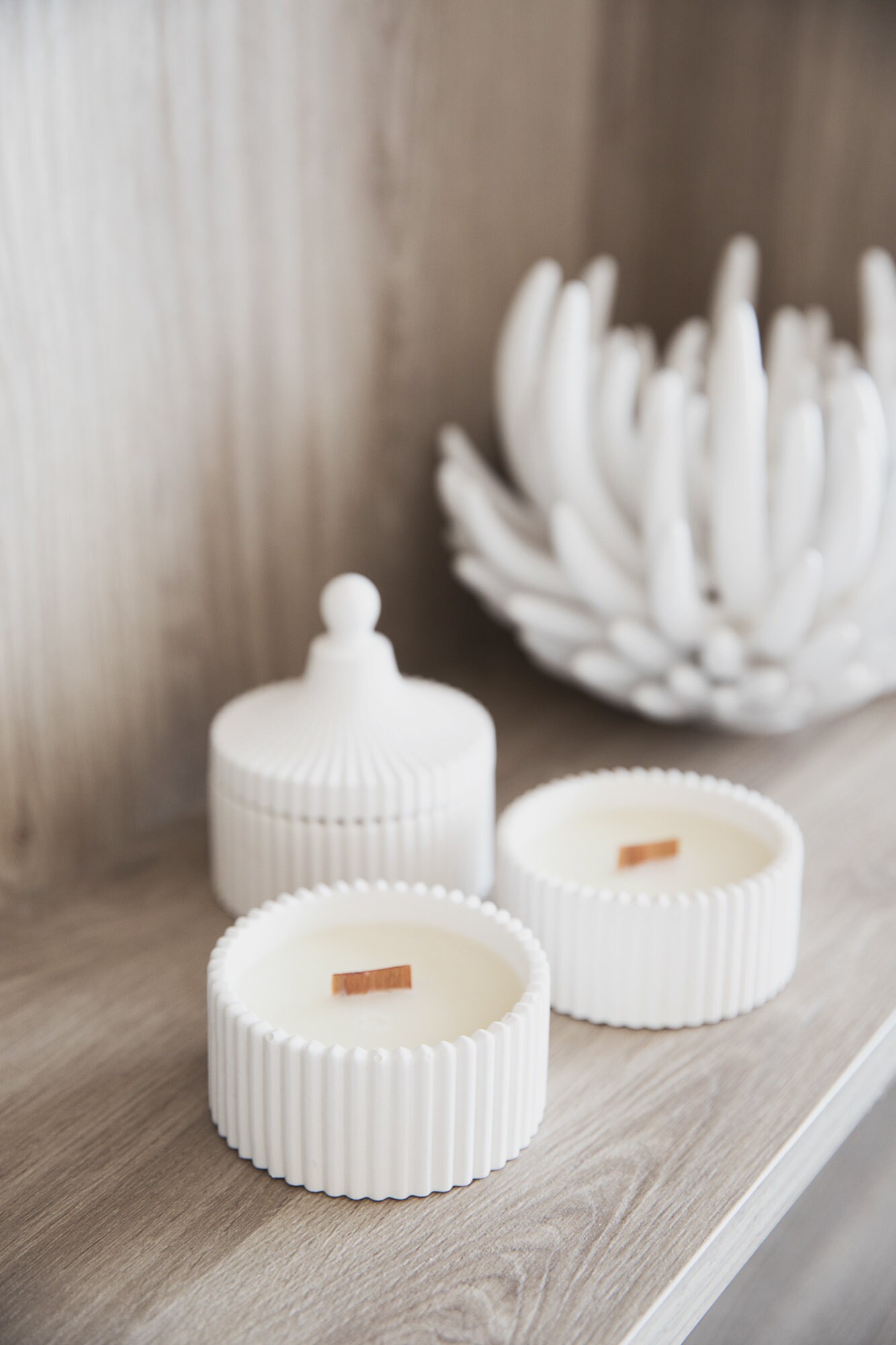 Luxury Coconut Wax Scented Candle With Wooden Wick and Fragrance Oils ...