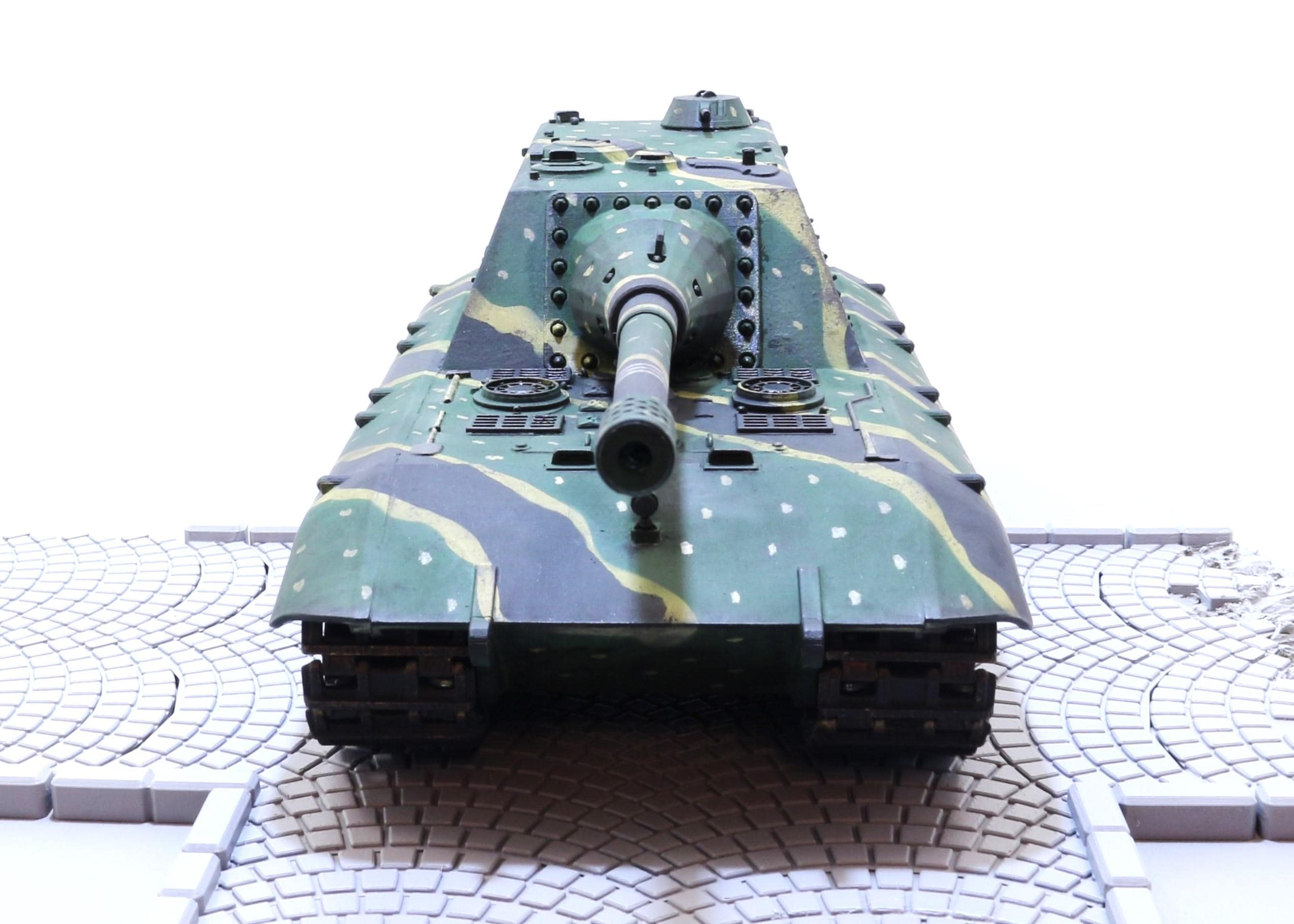 Jag E100