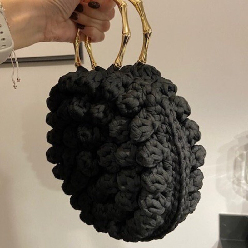 Round Bag Crochet With Bobble Stitches: Easy-to-follow Crochet Pattern ...
