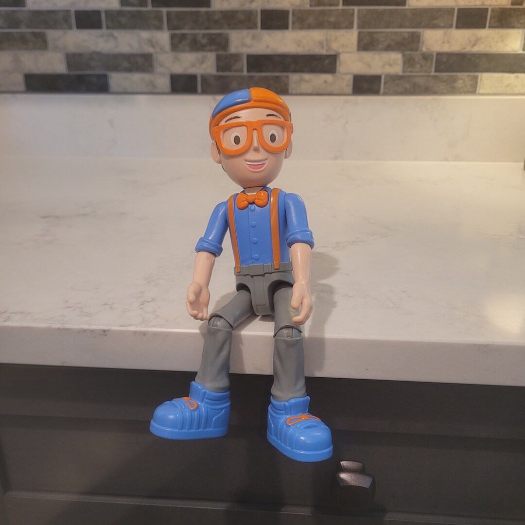 Blippi Talking Figure, 9-inch Articulated Toy With 8 Sounds and Phrases ...