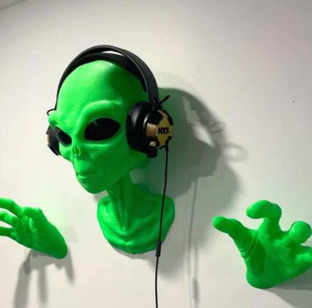3D Printed Alien Head Headphone Stand - Wall Mounted Holder for Gaming ...