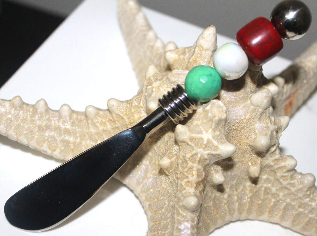 Beaded Cheese / Dip Spreader in Green, White and Dark Red - Free ...