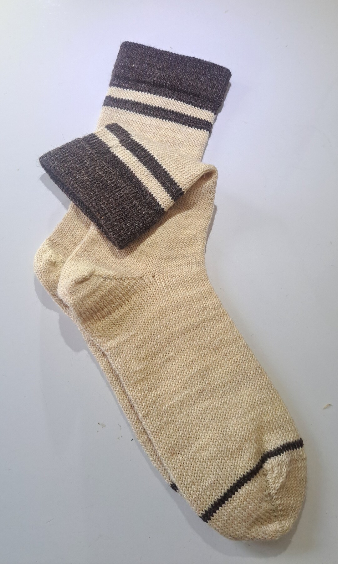 Shetland Wool Artisan Crewe Socks: Natural Ecru Cream With Dark Sable ...