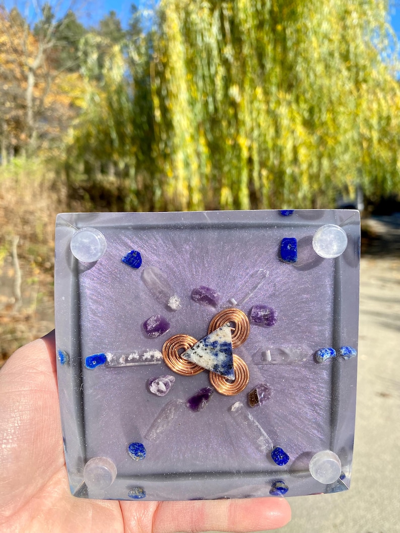 Indigo Orgonite Pyramid: Amethyst Merkaba, Lapis Lazuli & Quartz - Etsy