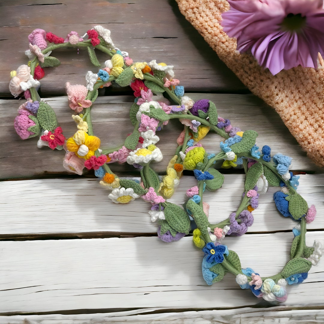 Crochet Flower Tiara, Flower Bouquet Headband, Daisy Tiara, Crochet ...