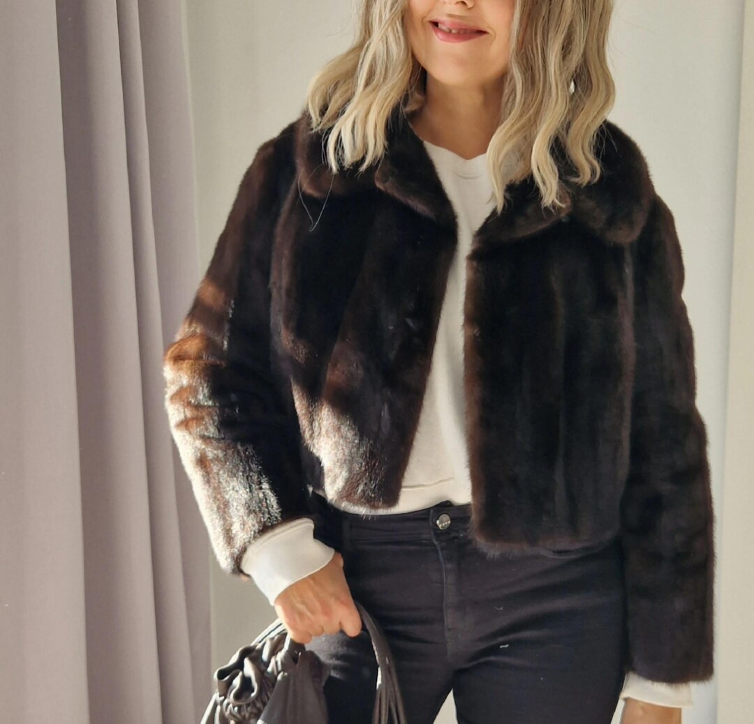 M L Classic Elegant Genuine Vintage Natural Mink Fur Dark Brown Short ...