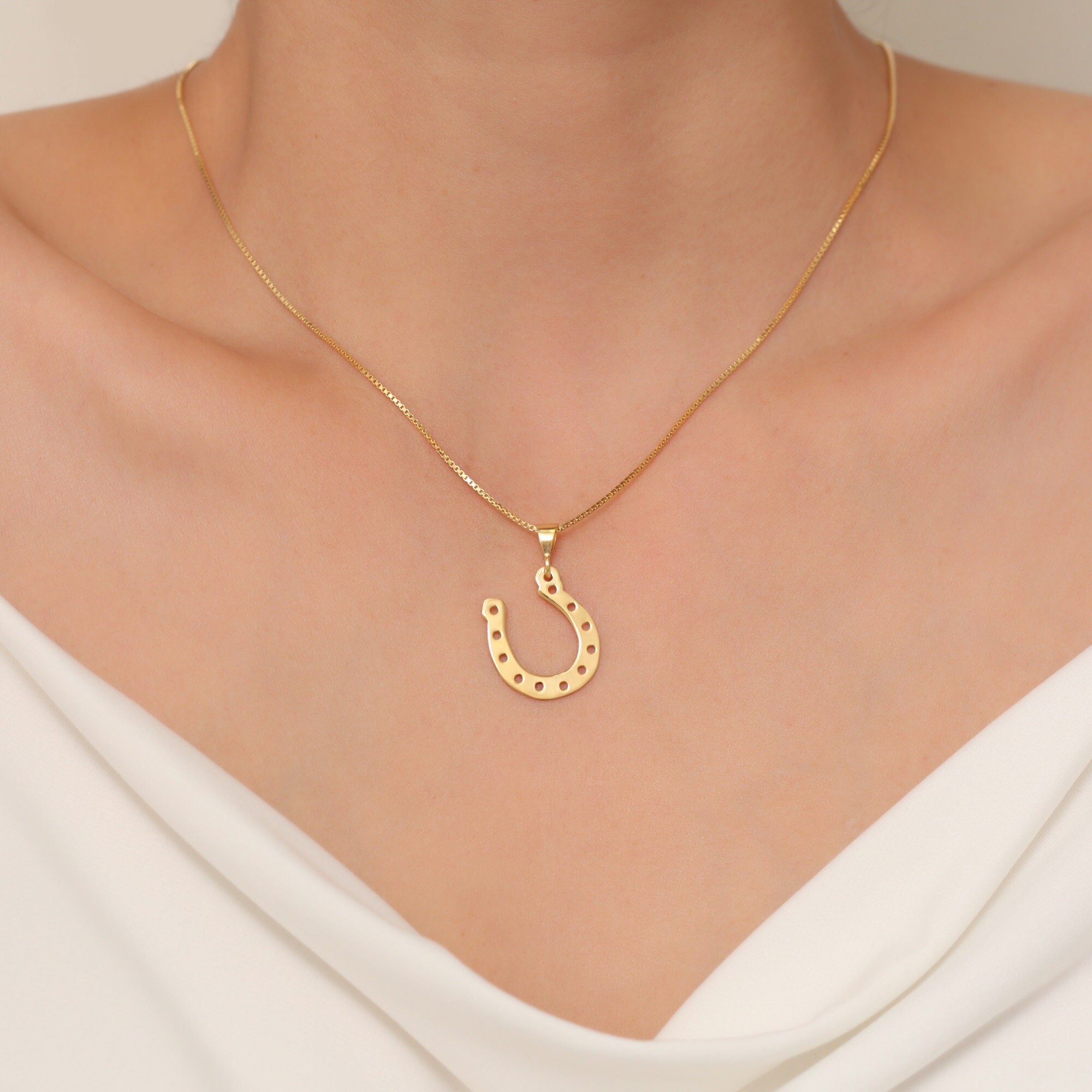 Horseshoe Necklace, Elegant Lucky Horseshoe Pendant Necklace, Unique ...