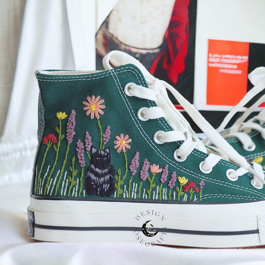Custom Cat Embroidery Shoes Chuck Taylor 1970s Cats Lavender Flower ...